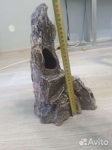 Грот в аквариум гора